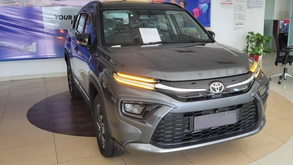 Toyota introduces mini Fortuner in the market with a sleek look ...