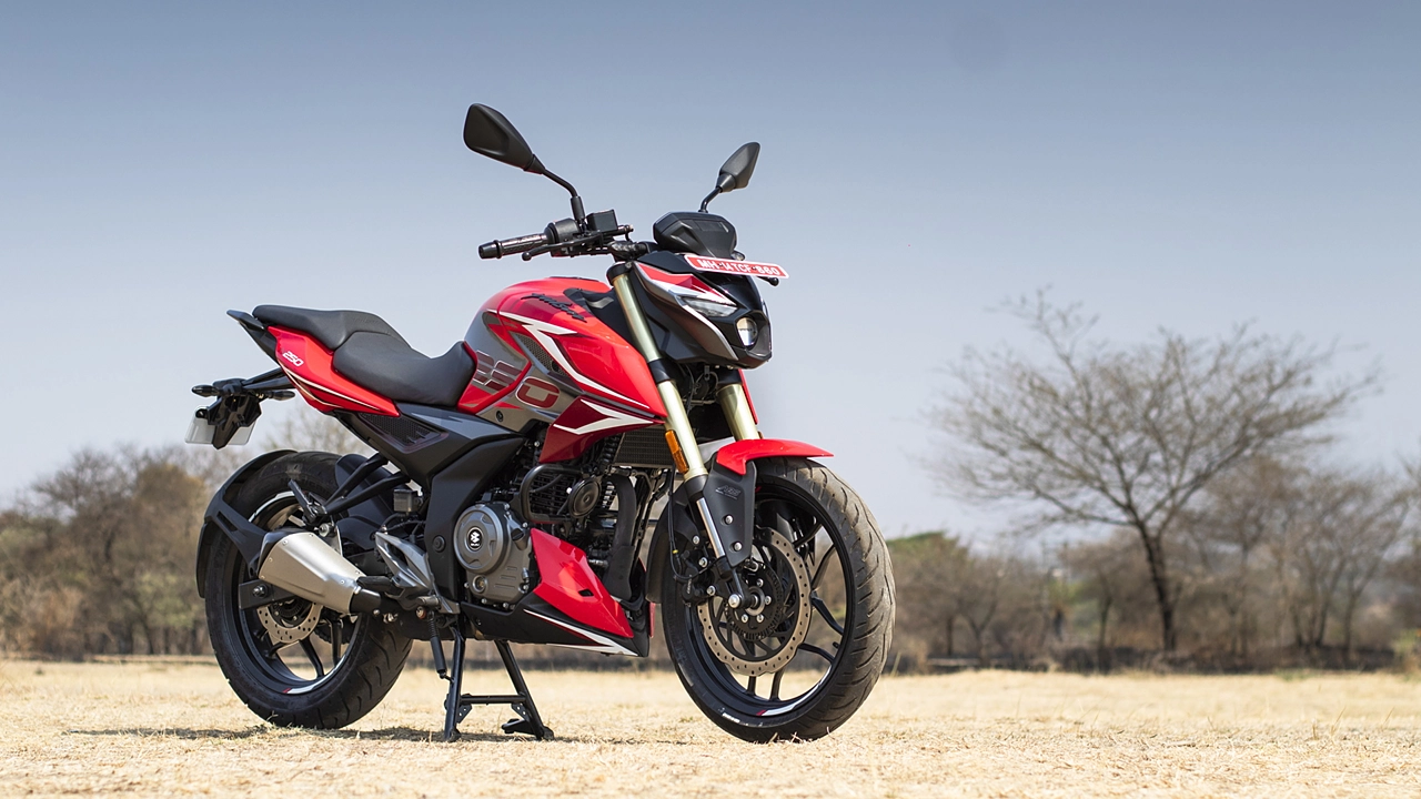The Bajaj Pulsar N250 bike, which came to play the band of Yamaha MT ...